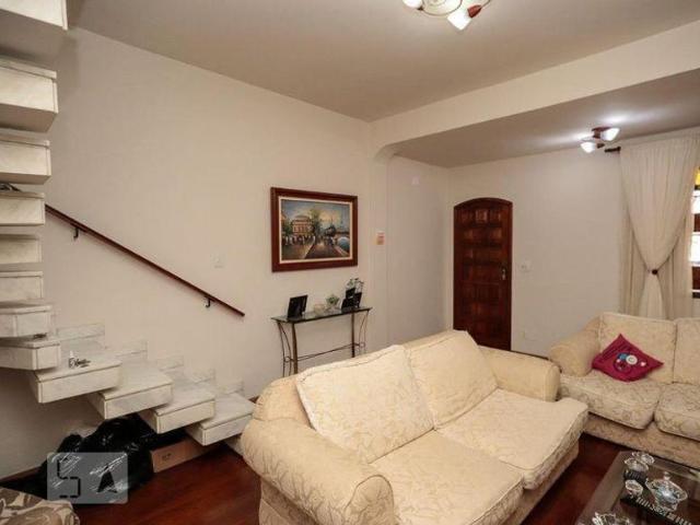Casa com 2 Quartos e 1 banheiro à Venda, 80 m² por R$ 450.000