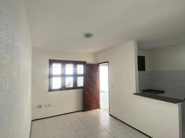 Casa com 2 Quartos e 1 banheiro à Venda, 80 m² por R$ 72.000