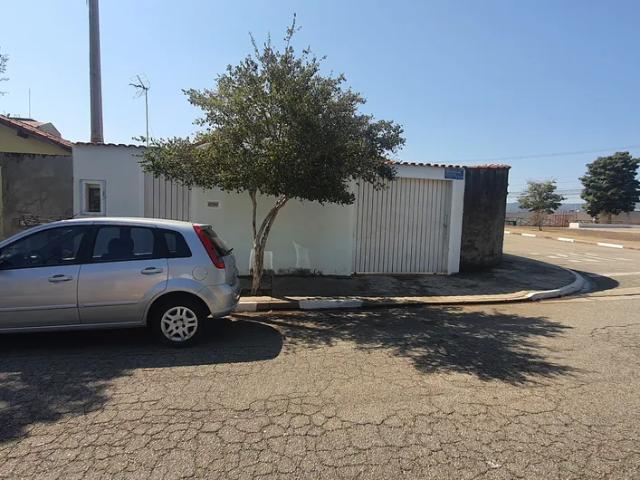 Casa com 2 Quartos e 1 banheiro à Venda, 80 m² por R$ 248.000