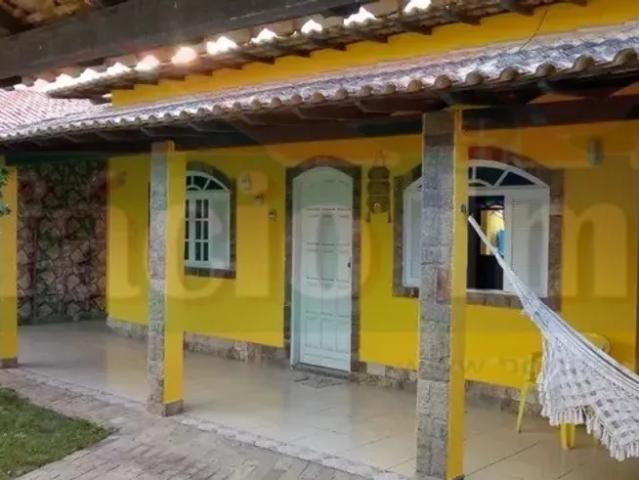 Casa com 2 Quartos e 1 banheiro à Venda, 80 m² por R$ 275.000