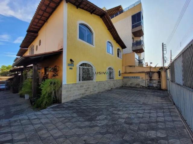Casa com 2 Quartos e 1 banheiro à Venda, 80 m² por R$ 290.000