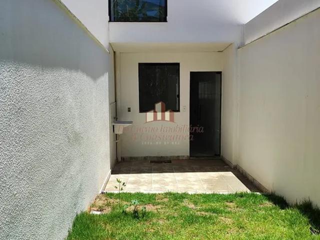Casa com 2 Quartos e 1 banheiro à Venda, 80 m² por R$ 295.500