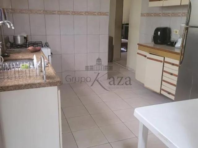 Casa com 2 Quartos e 1 banheiro à Venda, 80 m² por R$ 349.900