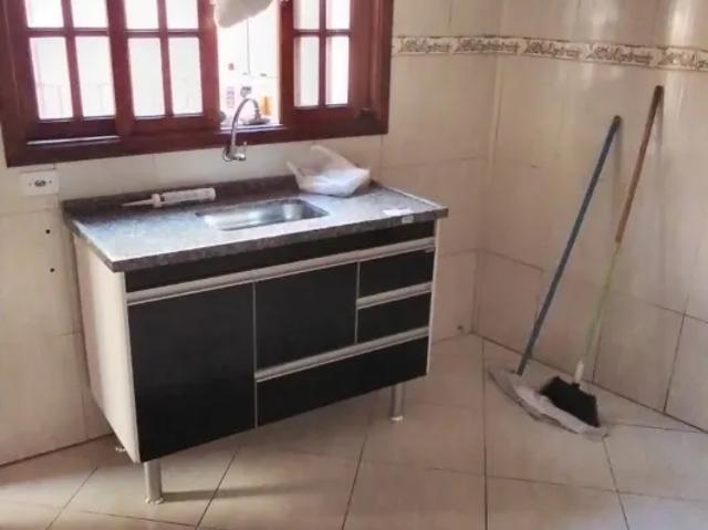 Casa com 2 Quartos e 1 banheiro à Venda, 80 m² por R$ 350.000
