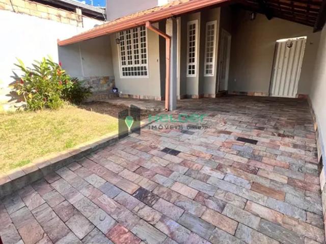 Casa com 2 Quartos e 1 banheiro à Venda, 80 m² por R$ 350.000