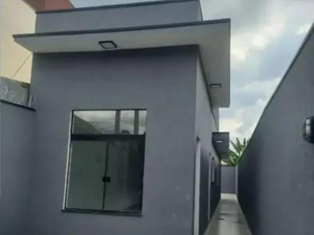 Casa com 2 Quartos e 1 banheiro à Venda, 80 m² por R$ 371.000