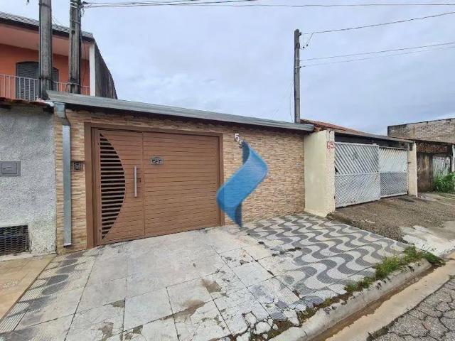 Casa com 2 Quartos e 1 banheiro à Venda, 87 m² por R$ 330.000