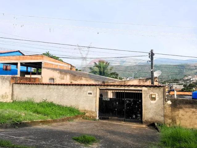 Casa com 2 Quartos e 1 banheiro à Venda, 90 m² por R$ 124.999