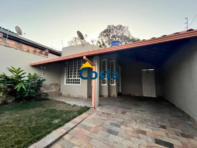 Casa com 2 Quartos e 1 banheiro à Venda, 90 m² por R$ 329.900