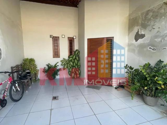 Casa com 2 Quartos e 1 banheiro à Venda, 95 m² por R$ 200.000