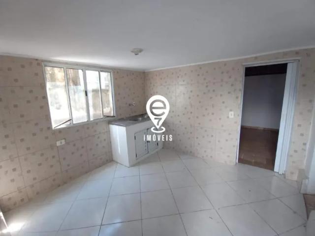 Casa com 2 Quartos e 1 banheiro para Alugar, 40 m² por R$ 1.100/Mês