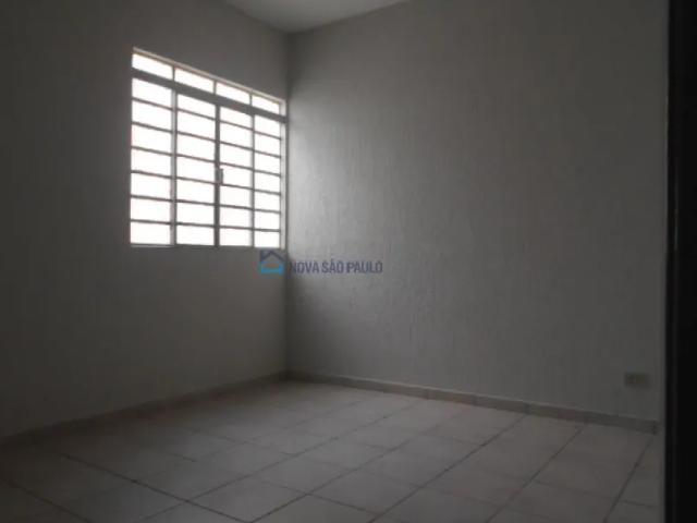 Casa com 2 Quartos e 1 banheiro para Alugar, 60 m² por R$ 1.900/Mês