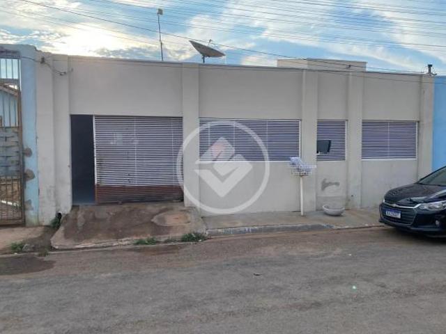 Casa com 2 quartos e 1 suíte R$320.000,00