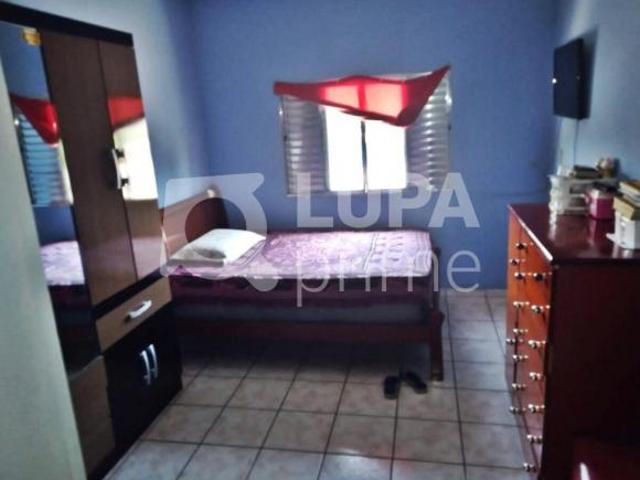 CASA COM 2 QUARTOS E 1 VAGA DE GARAGEM À VENDA NA PARADA INGLESA