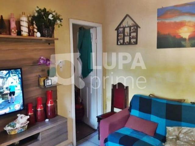 CASA COM 2 QUARTOS E 1 VAGA DE GARAGEM À VENDA NA VILA MARIA ALTA
