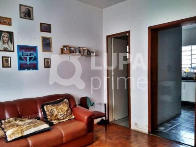 CASA COM 2 QUARTOS E 1 VAGA DE GARAGEM À VENDA NA VILA MEDEIROS