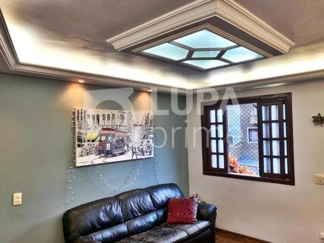 CASA COM 2 QUARTOS E 1 VAGA DE GARAGEM À VENDA NO HORTO FLORESTAL