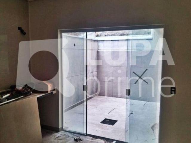 CASA COM 2 QUARTOS E 1 VAGA DE GARAGEM À VENDA NO TUCURUVI