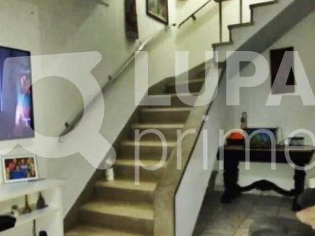 CASA COM 2 QUARTOS E 1 VAGA DE GARAGEM À VENDA EM SANTANA