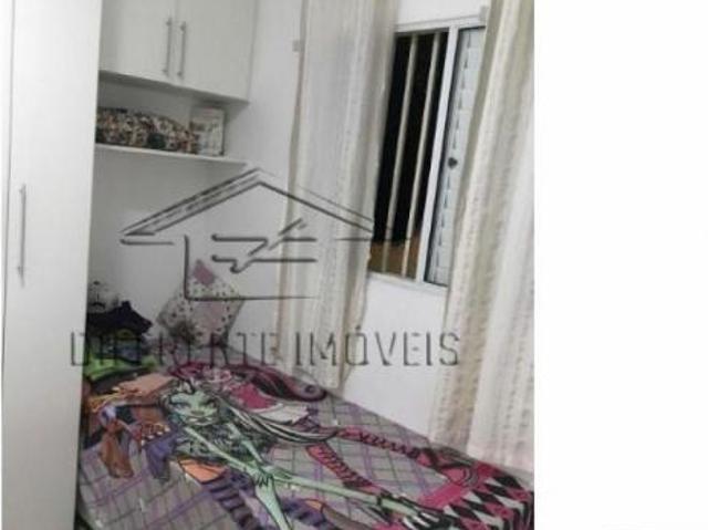 CASA COM 2 QUARTOS E 1 VAGA PARA VENDA NA VILA RÉ