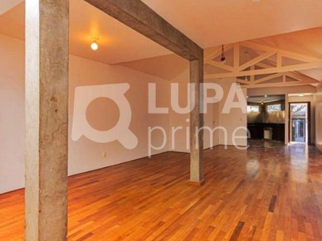 CASA COM 2 QUARTOS E 23 VAGAS DE GARAGEM À VENDA NA VILA MADALENA