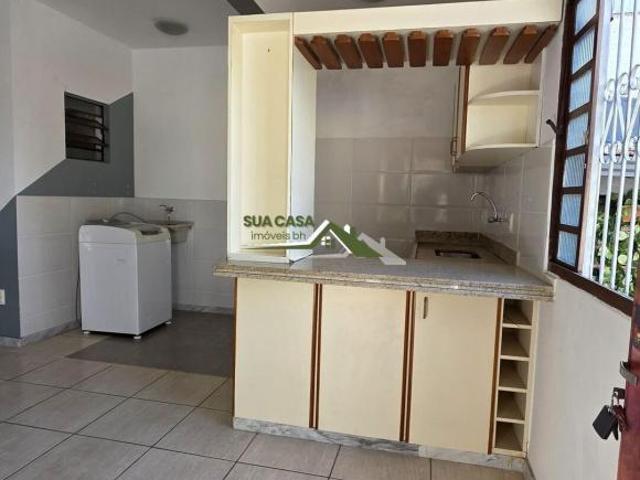 Casa com 2 Quartos e 2 banheiro, 360 m²