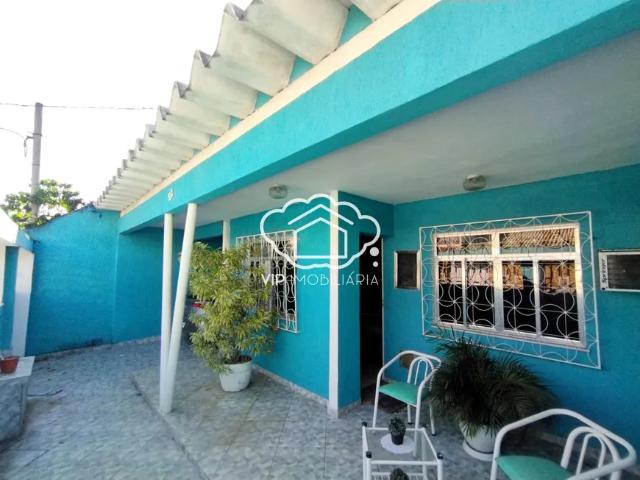 Casa com 2 Quartos e 2 banheiros à Venda, 153 m² por R$ 380.000
