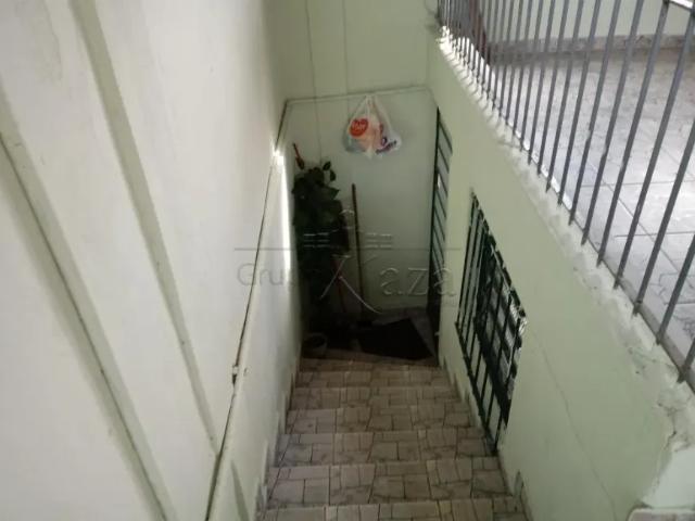 Casa com 2 Quartos e 2 banheiros à Venda, 150 m² por R$ 350.000