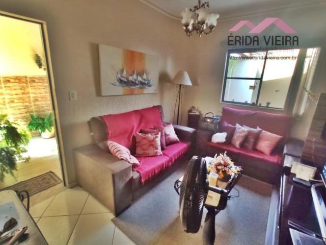 Casa com 2 Quartos e 2 banheiros à Venda, 150 m² por R$ 329.000