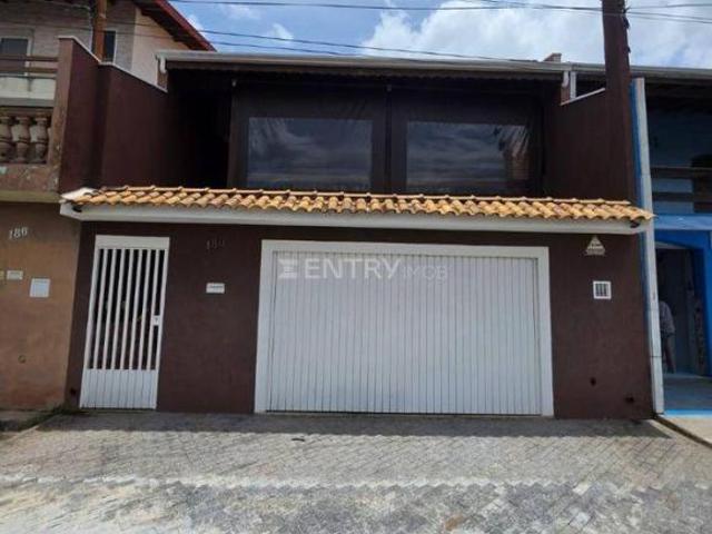 Casa com 2 Quartos e 2 banheiros à Venda, 150 m² por R$ 700.000