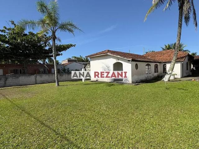 Casa com 2 Quartos e 2 banheiros à Venda, 160 m² por R$ 280.000
