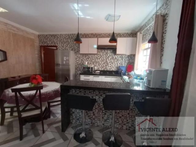 Casa com 2 Quartos e 2 banheiros à Venda, 160 m² por R$ 350.000