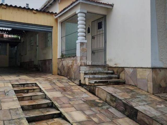 Casa com 2 Quartos e 2 Banheiros à Venda, 160 M² por R$ 750.000