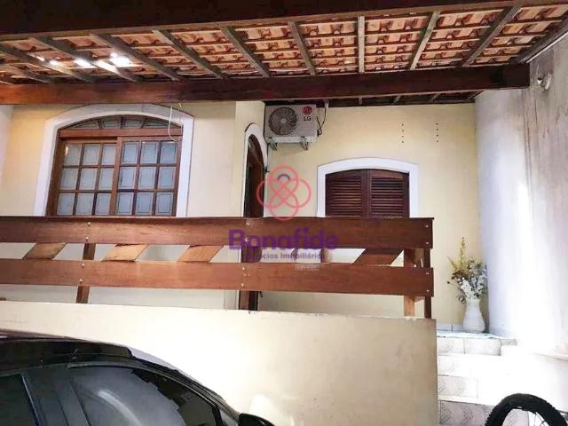 Casa com 2 Quartos e 2 banheiros à Venda, 170 m² por R$ 520.000