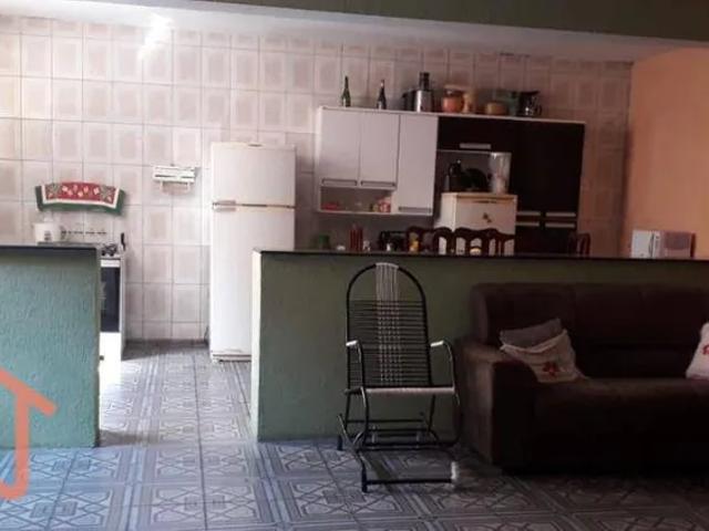 Casa com 2 Quartos e 2 banheiros à Venda, 172 m² por R$ 639.000