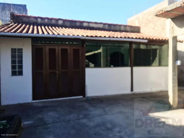 Casa com 2 Quartos e 2 banheiros à Venda, 178 m² por R$ 280.000