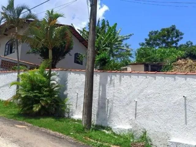 Casa com 2 Quartos e 2 banheiros à Venda, 180 m² por R$ 280.000