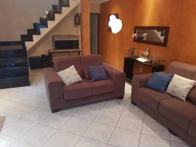 Casa com 2 Quartos e 2 banheiros à Venda, 199 m² por R$ 350.000