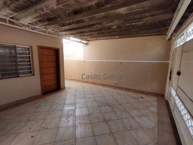 Casa com 2 Quartos e 2 banheiros à Venda, 100 m² por R$ 340.000