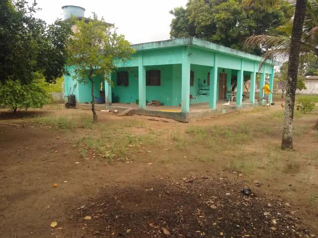 Casa com 2 Quartos e 2 banheiros à Venda, 105 m² por R$ 150.000