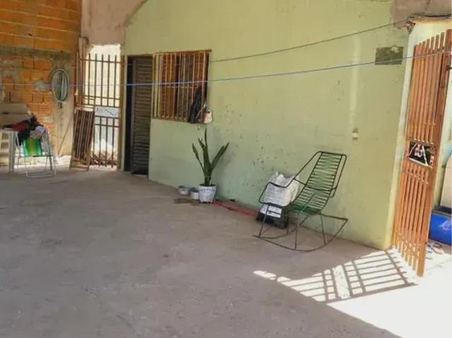Casa com 2 Quartos e 2 banheiros à Venda, 113 m² por R$ 115.000