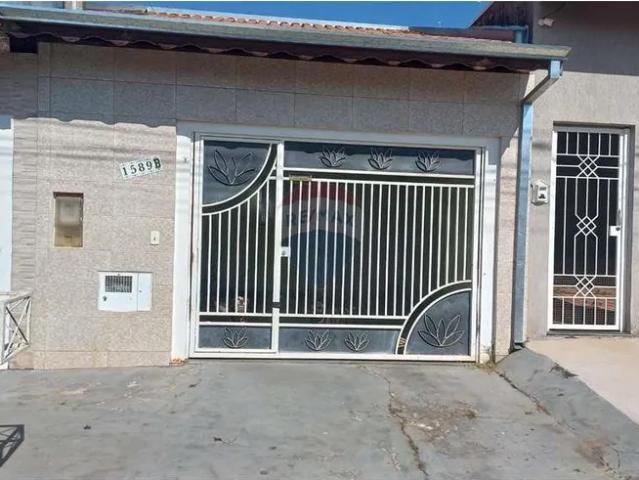 Casa com 2 Quartos e 2 banheiros à Venda, 110 m² por R$ 280.000