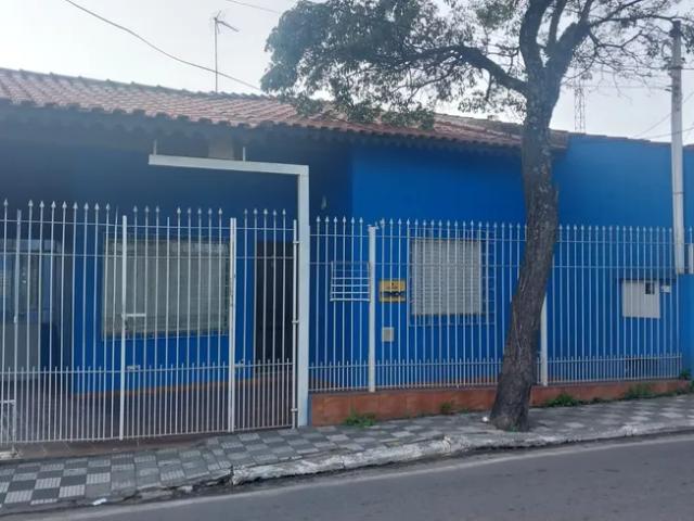 Casa com 2 Quartos e 2 banheiros à Venda, 112 m² por R$ 449.000