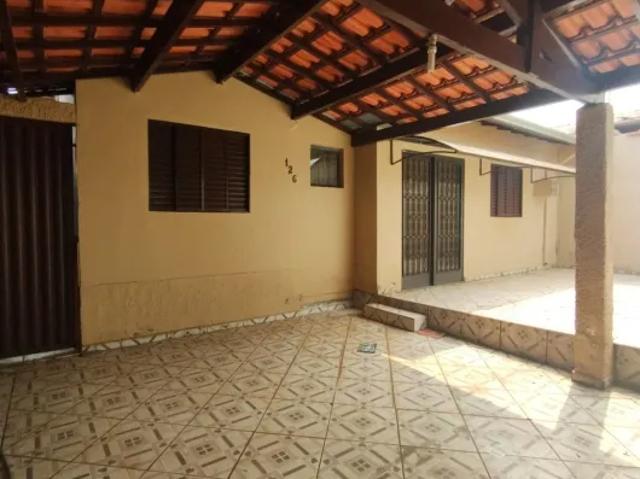 Casa com 2 Quartos e 2 banheiros à Venda, 119 m² por R$ 270.000