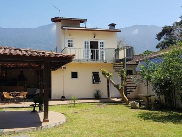 Casa com 2 Quartos e 2 banheiros à Venda, 120 m² por R$ 480.000