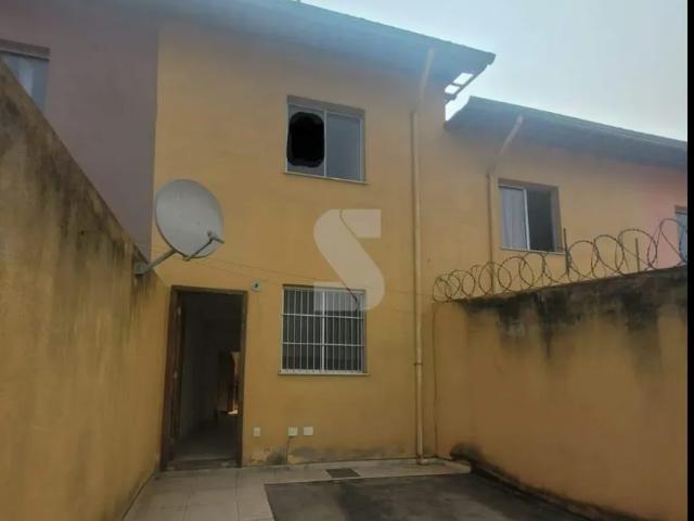 Casa com 2 Quartos e 2 banheiros à Venda, 121 m² por R$ 270.000