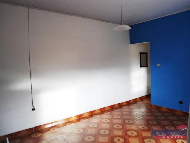 Casa com 2 Quartos e 2 banheiros à Venda, 127 m² por R$ 380.000