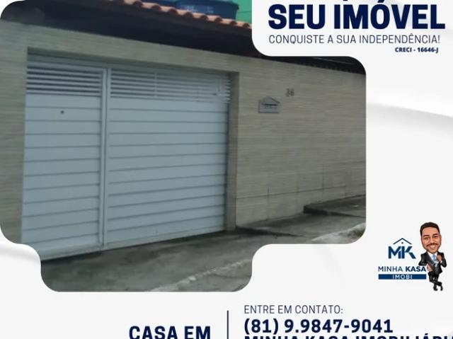 Casa com 2 Quartos e 2 banheiros à Venda, 130 m² por R$ 295.000