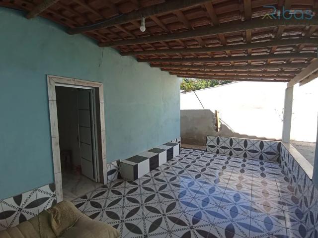 Casa com 2 Quartos e 2 banheiros à Venda, 130 m² por R$ 340.000