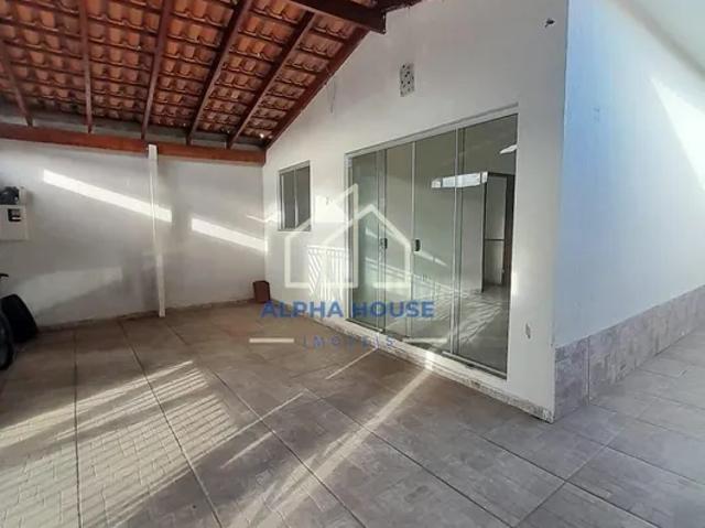 Casa com 2 Quartos e 2 banheiros à Venda, 132 m² por R$ 195.000